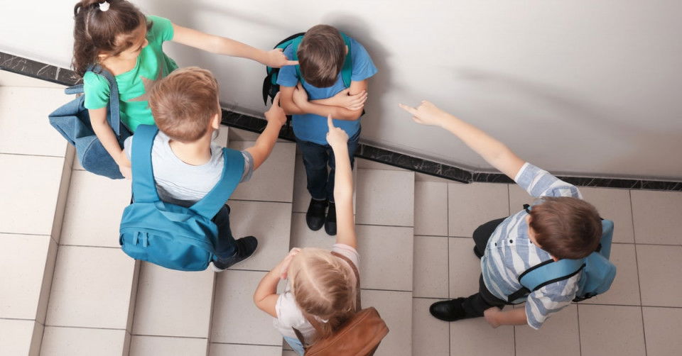 كيف أحمي طفلي من التنمر